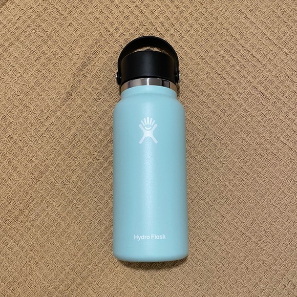 Hydro Flask | Kitchen | 32oz Hydro Flask In Dew | Poshmark